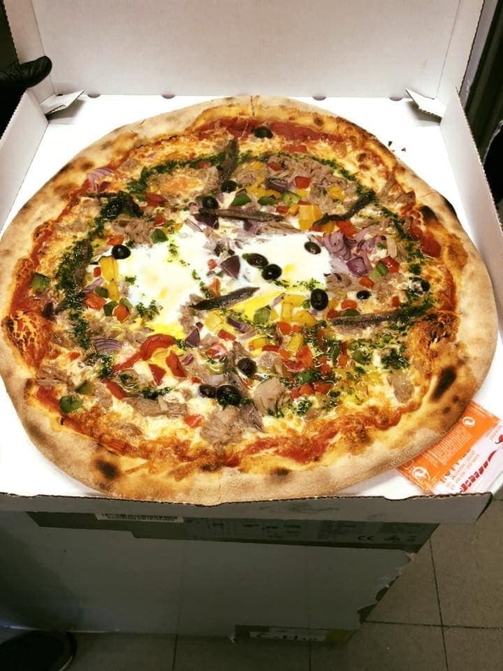 Taxi Pizza à La Turbie - menu et photos