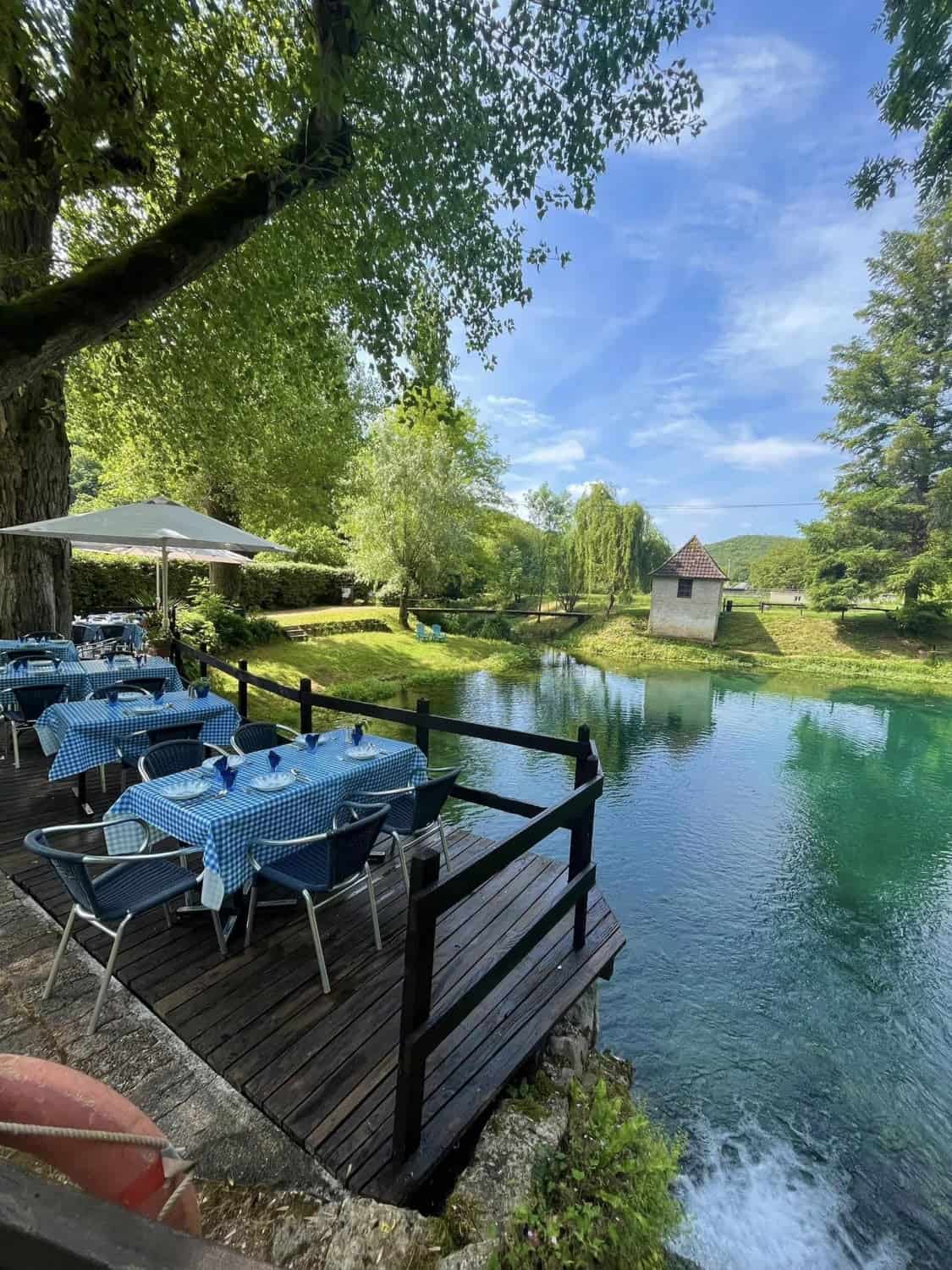 Le Gouffre du Blagour à Lachapelle Auzac - menu et photos