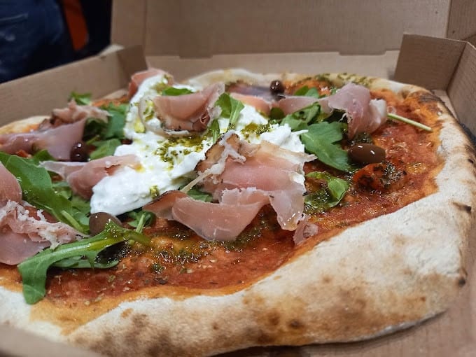 La pizza locale - Food Truck à Sillans La Cascade - menu et photos