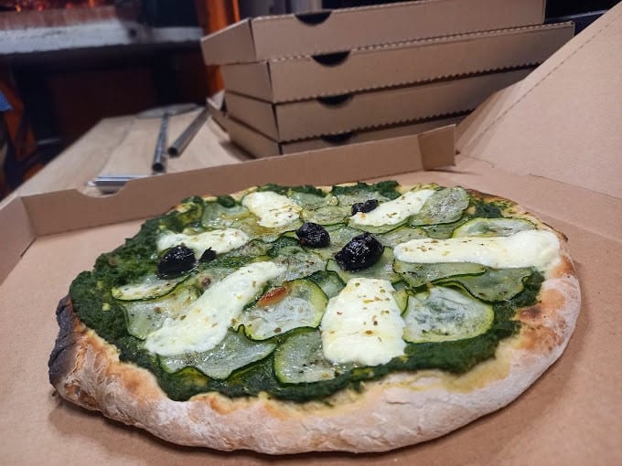 La pizza locale - Food Truck à Sillans La Cascade - menu et photos